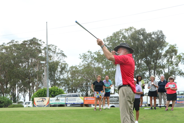 IN PICS: Golfers' big 'par'-ty | Burnett Today