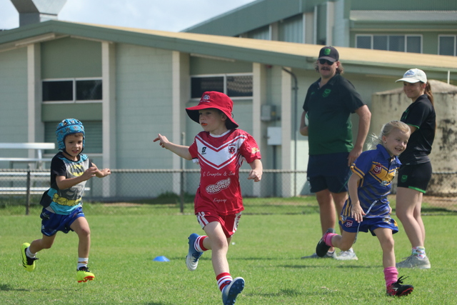 Clinic teaches footy fun | Burnett Today